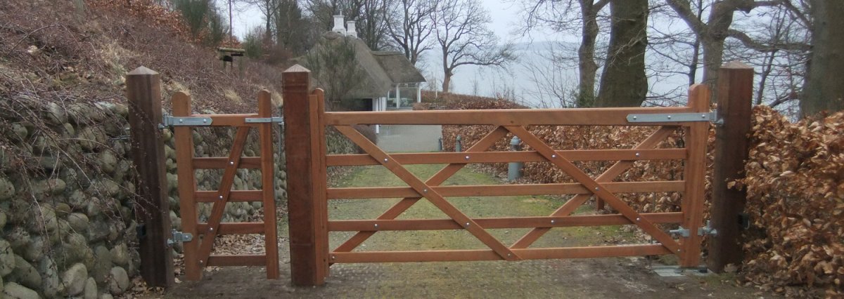 Portar och grindar - Poda Stängsel